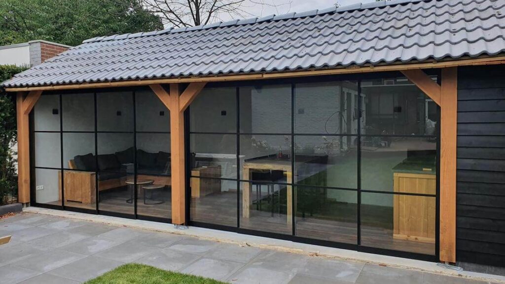 Glazen schuifdeuren voor overkapping en veranda